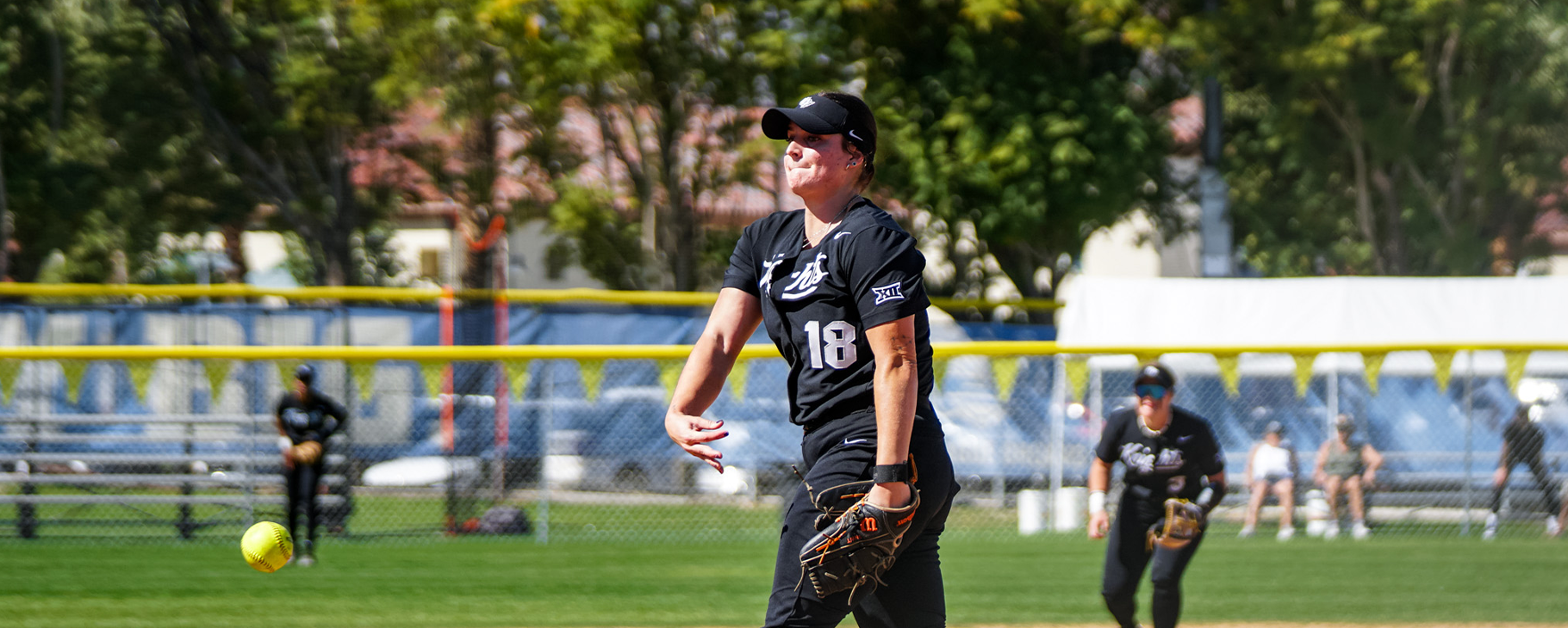 Softball drops two close matchups to No. 18 Bulldogs, No. 23 Ducks ...