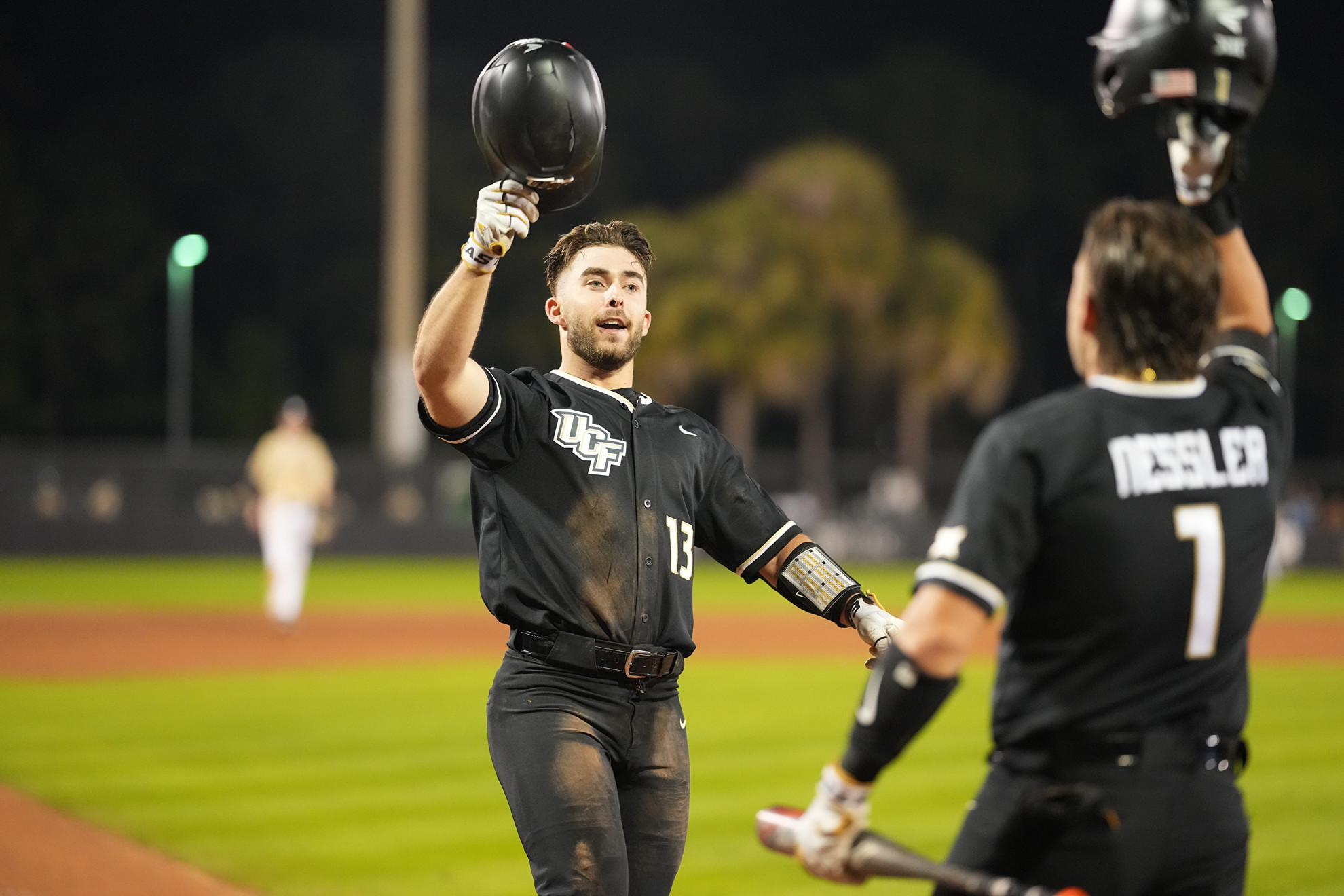 Wallace Notches Win No. 1 as UCF Pulls Out Opening Knight Battle, 12-11 ...