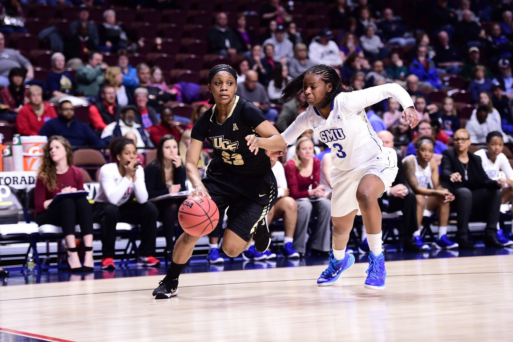Laurels For Lewis - UCF Athletics - Official Athletics Website