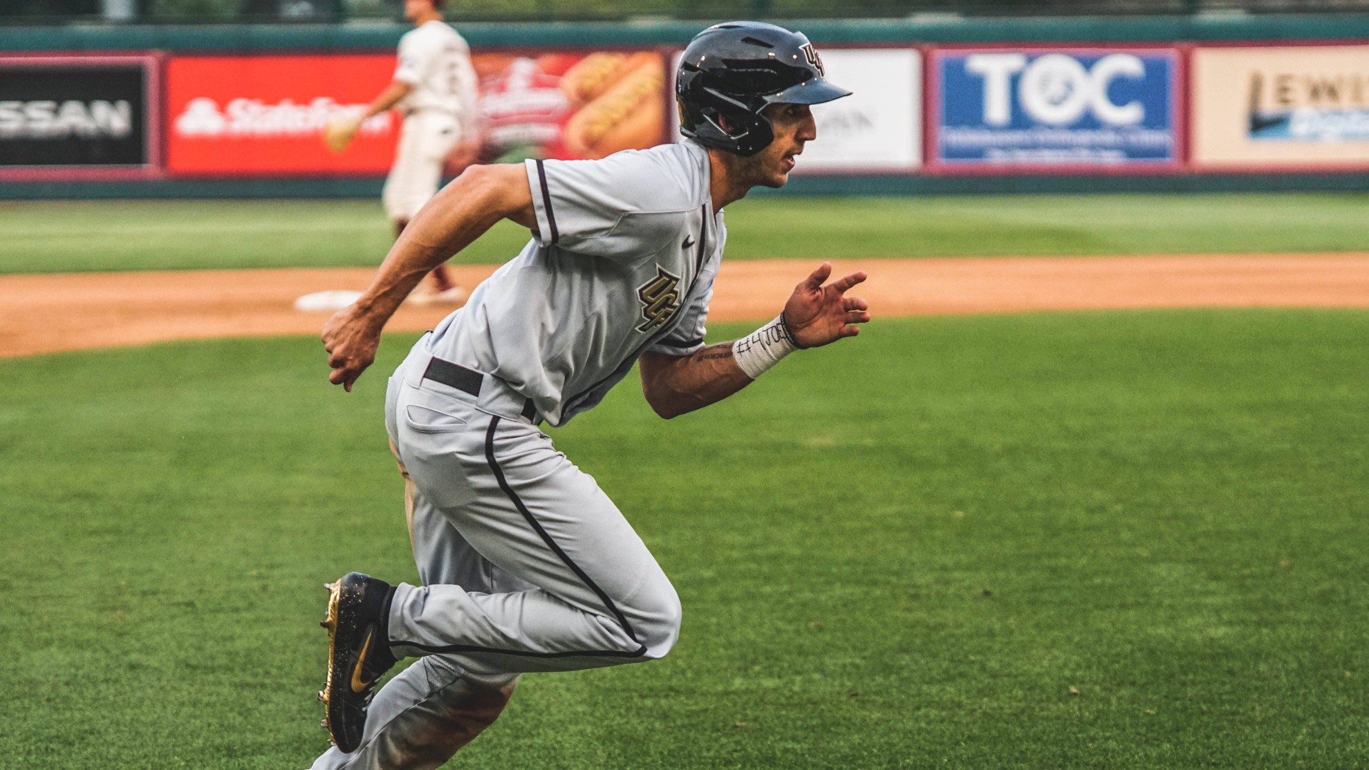 Knights Knock Off #14 Noles - UCF Athletics - Official Athletics Website